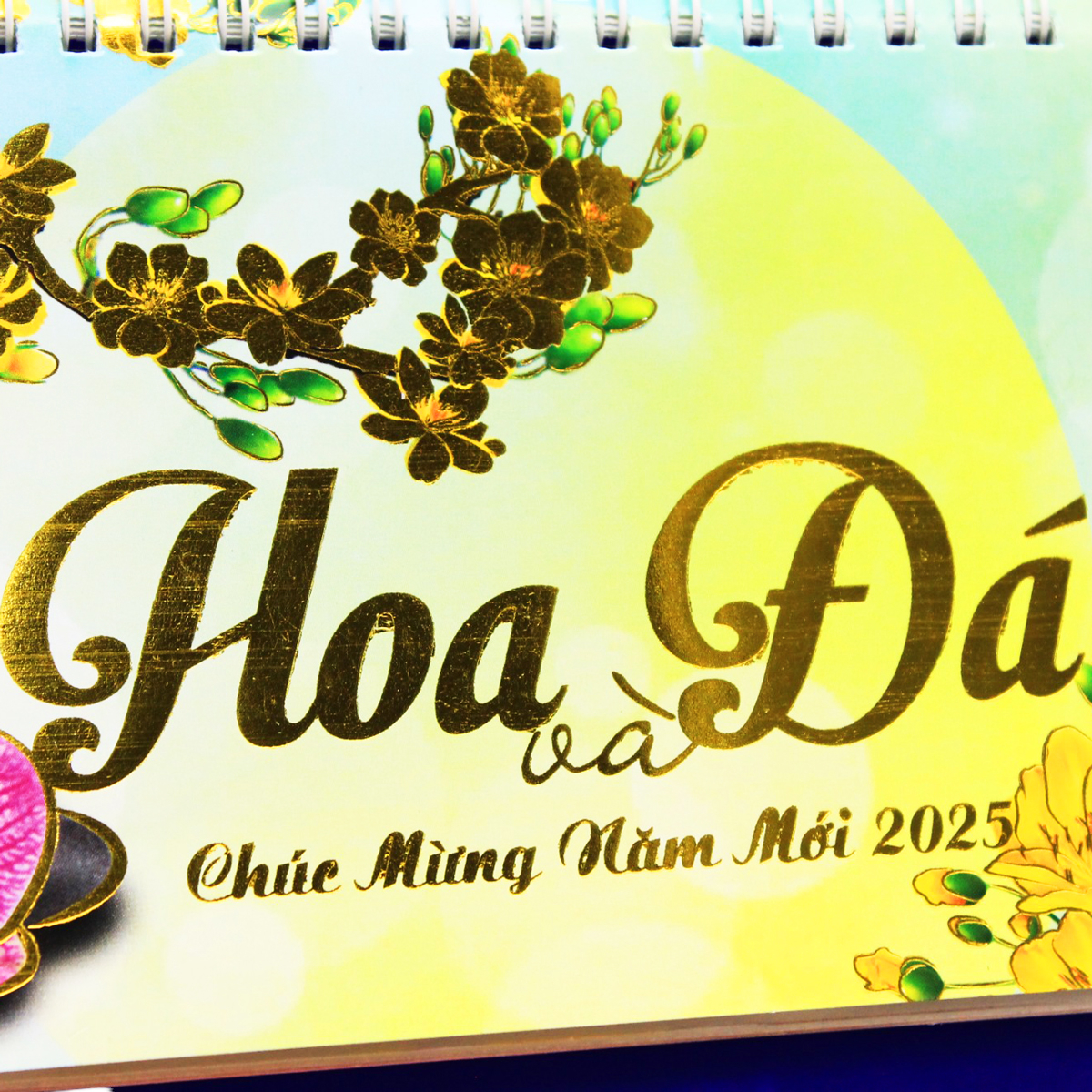 Lịch Bàn Chữ A 2025 - Hoa Và Đá - AB-L24-LBA - FAHASA.COM