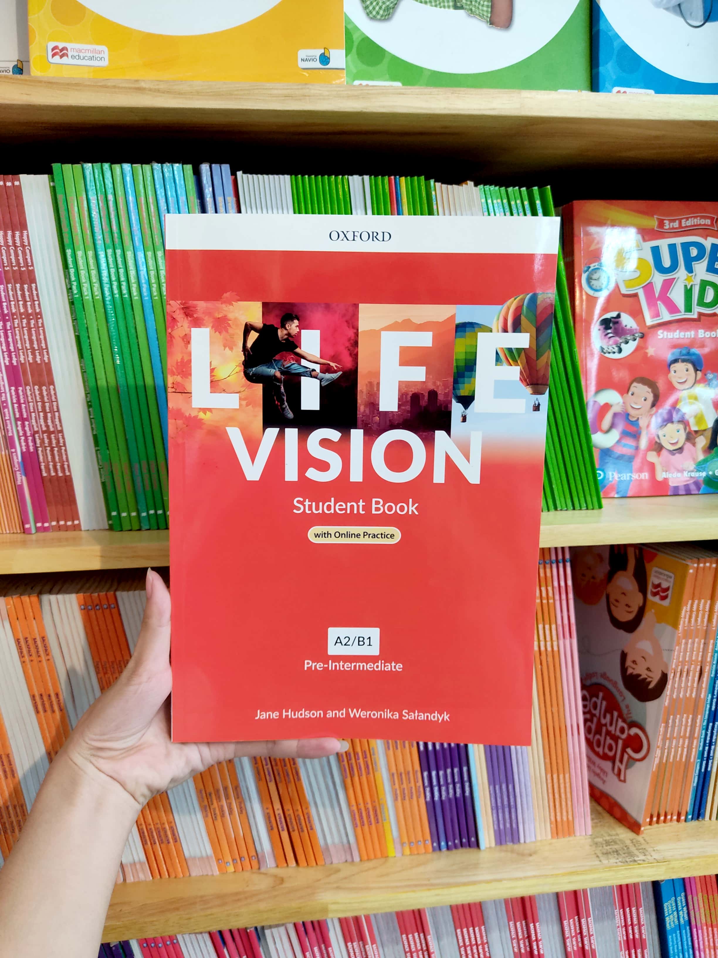 Life Vision Student Book With Online Practice A2/B1 Pre-Intermediate ...