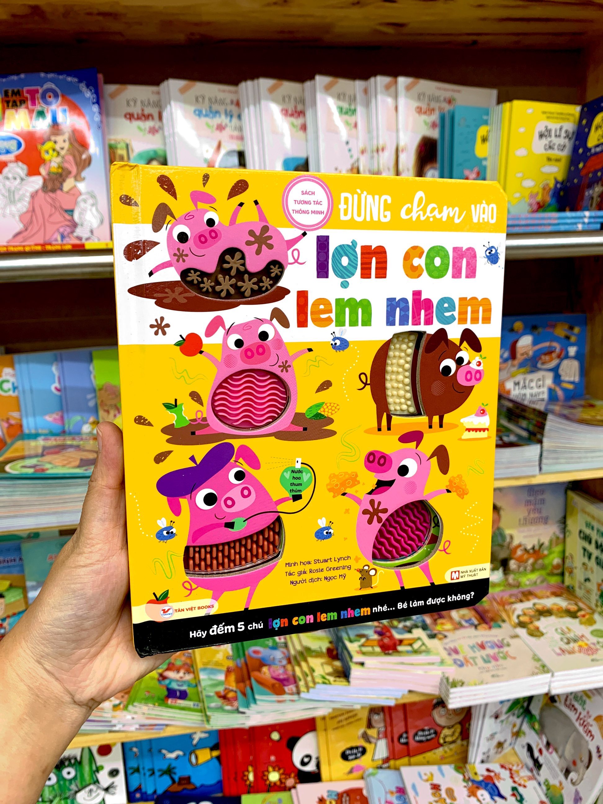 Sách Sách Tương Tác Thông Minh - Đừng Chạm Vào Lợn Con Lem Nhem - FAHASA.COM